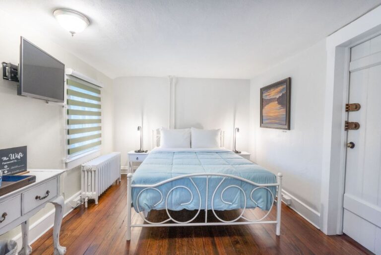 Accommodations ‣ Chimney Hill Estate