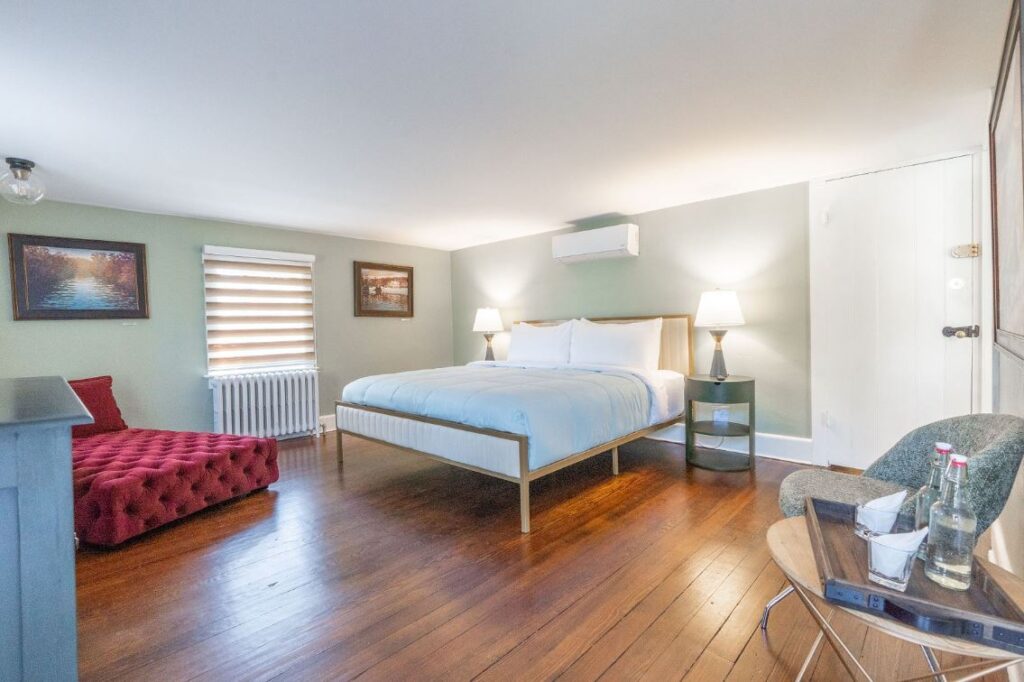 Accommodations ‣ Chimney Hill Estate