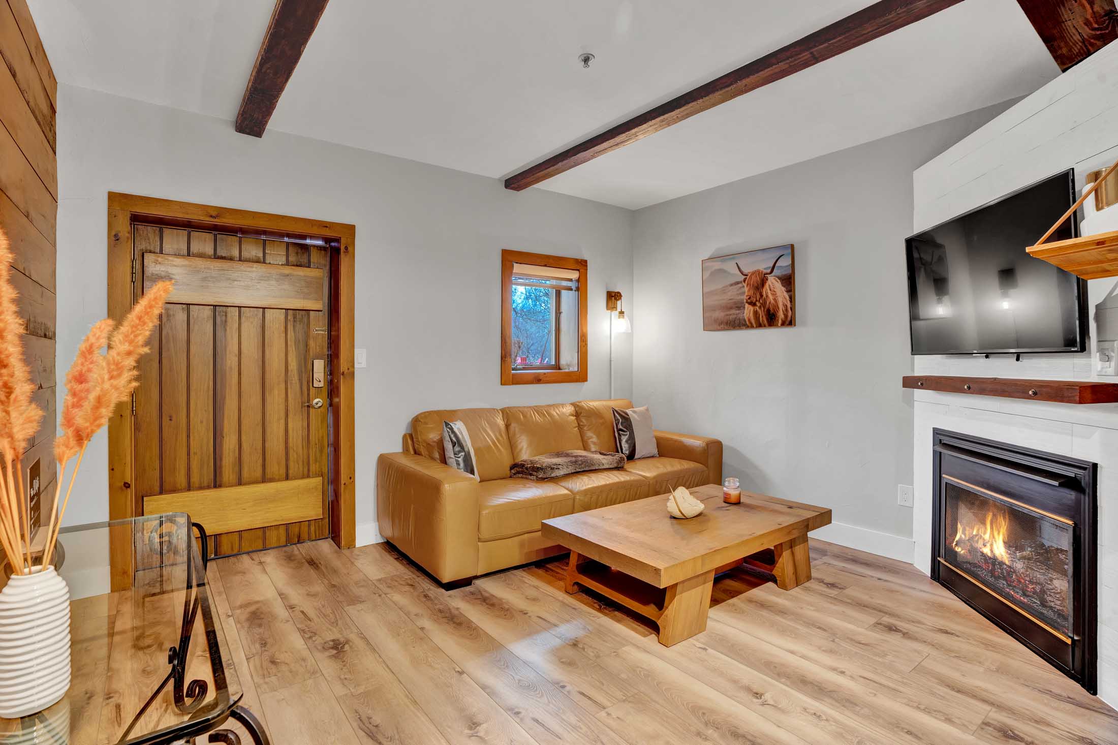 Barn – Suite – 1st FL ‣ Chimney Hill Estate